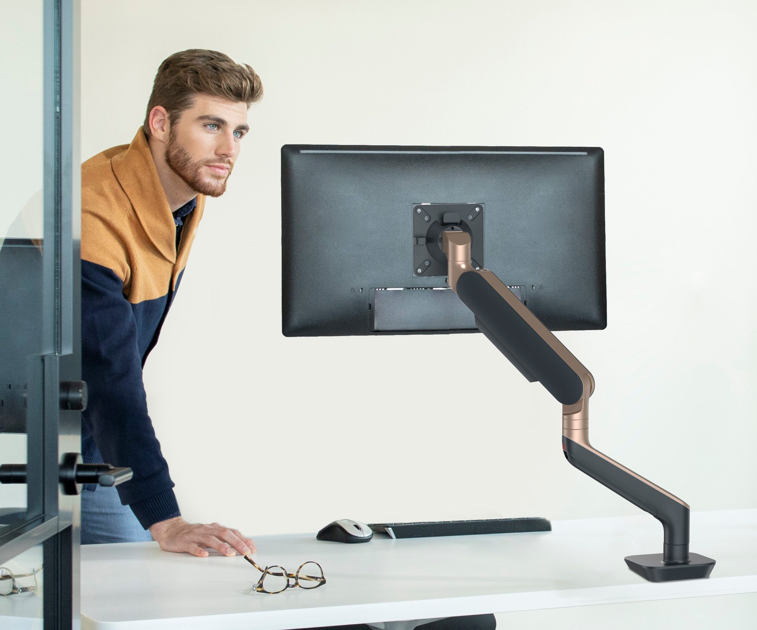 Fellowes to Showcase Monitor Arm Innovations at Orgatec – CFAS